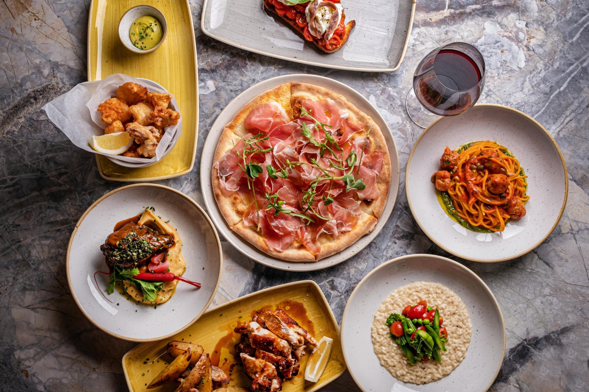 Amano | Italian restaurant for the whole family. Pizza, pasta, risotto.